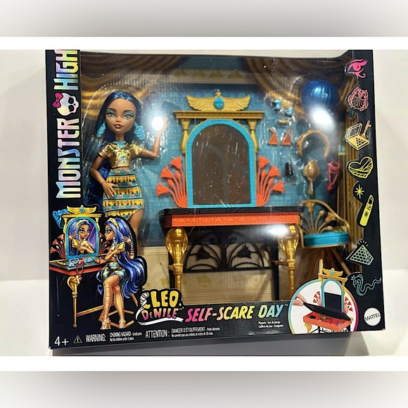 cleo | Toys | Monster High Cleo De Nile Doll And Playset | Poshmark